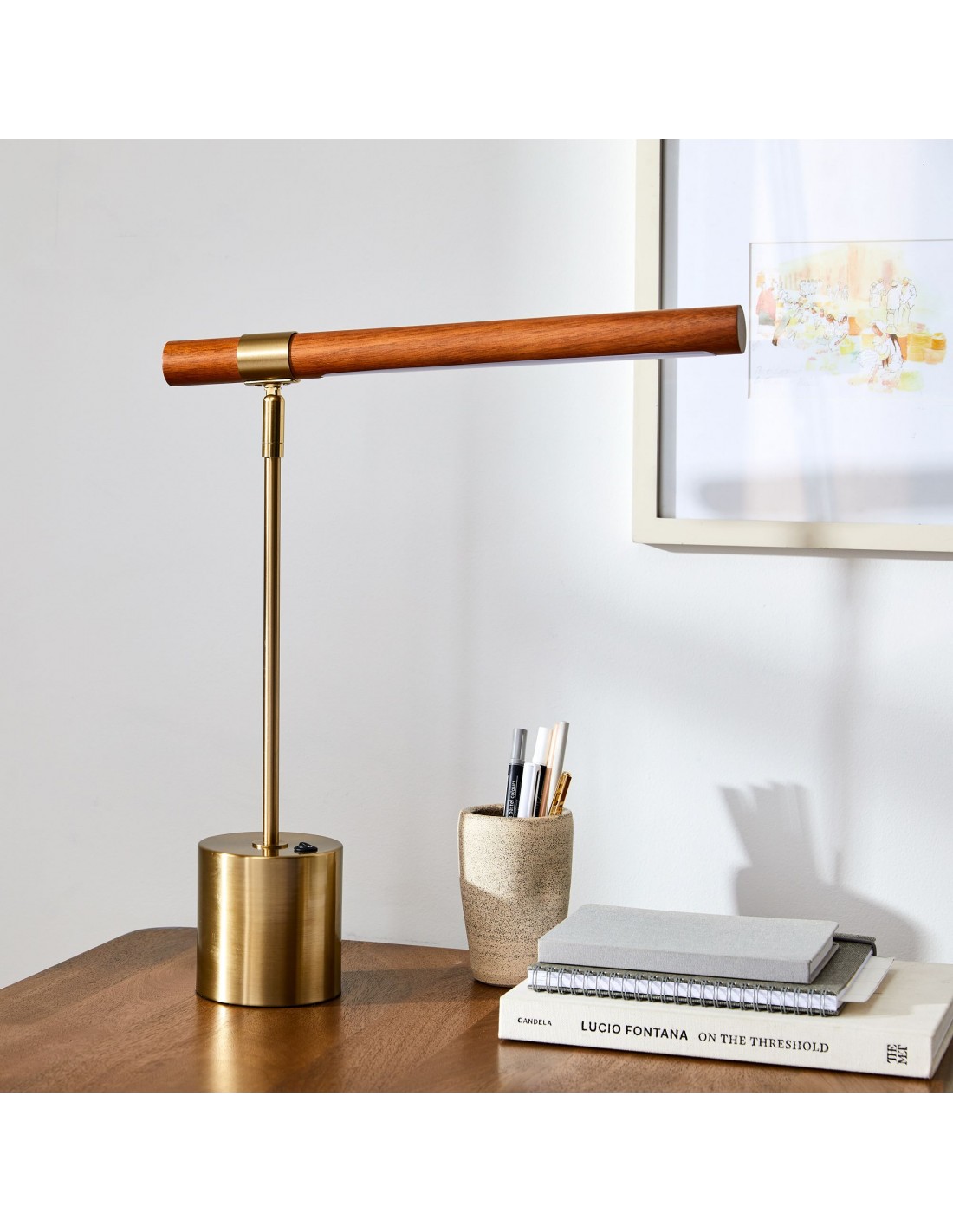 Moderne lineaire houten LED-tafellamp van mos – verstelbaar, draaibaar ...